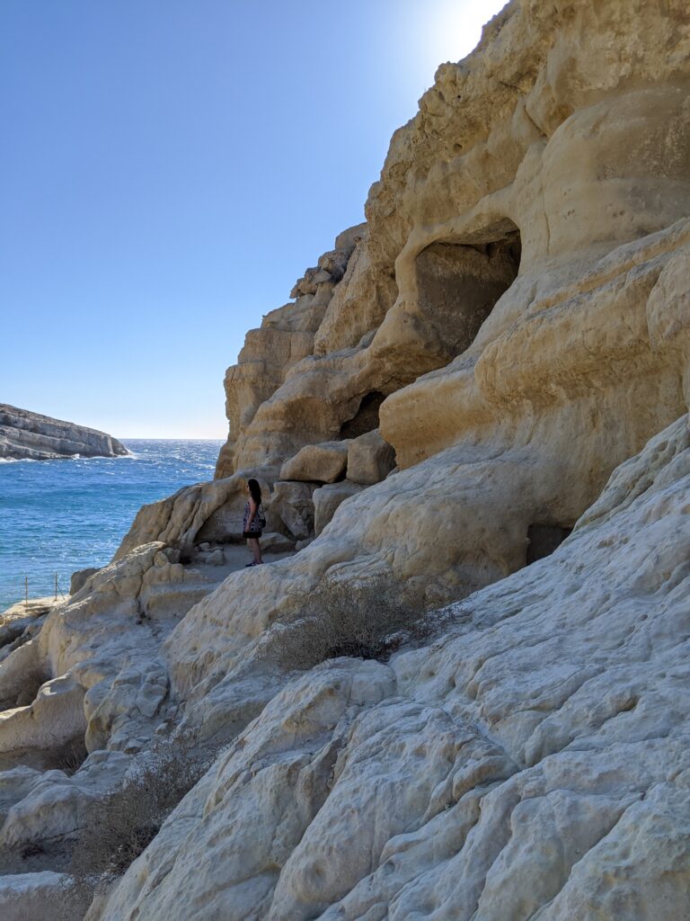 Que faire à Matala en Crète ? Plage, grotte et ambiance bohème ...